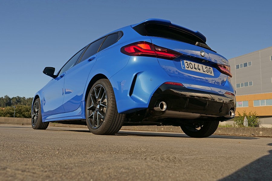 Prueba del BMW 118d 2020: ¿mejor delantera? | Autocasión