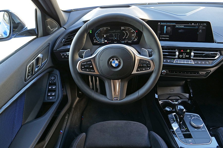 Prueba del BMW 118d 2020: ¿mejor delantera? | Autocasión