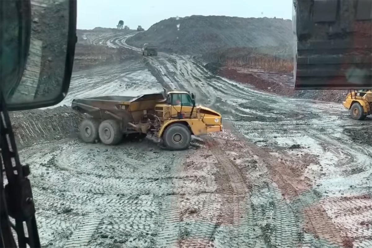 Derrapando con un camión de 40 toneladas... y parece fácil (vídeo ...