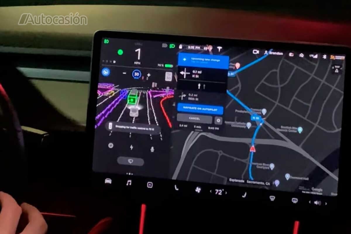 Estos vídeos nos enseñan cómo funcionan los Tesla más autónomos ...