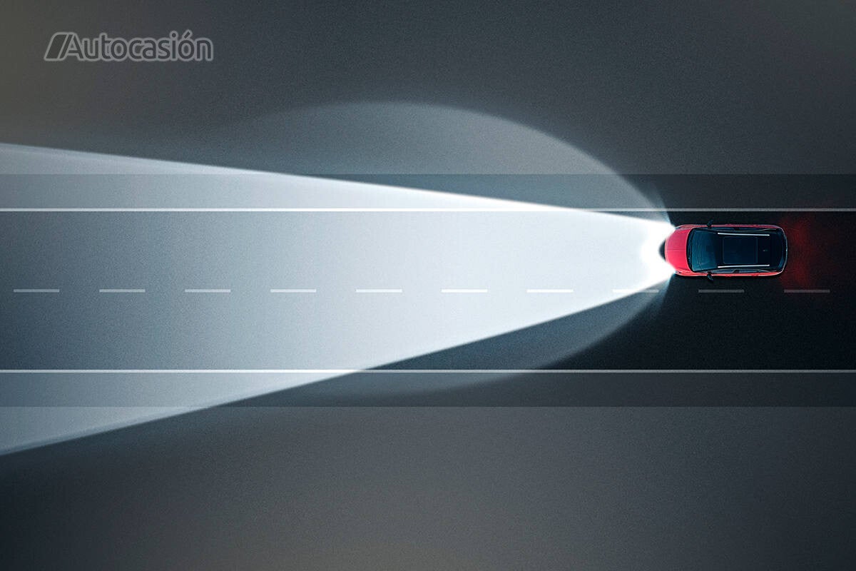 Comprobamos en qué ha mejorado el nuevo Opel Crossland 2021 | Autocasión