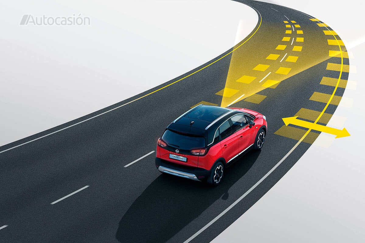 Comprobamos en qué ha mejorado el nuevo Opel Crossland 2021 | Autocasión