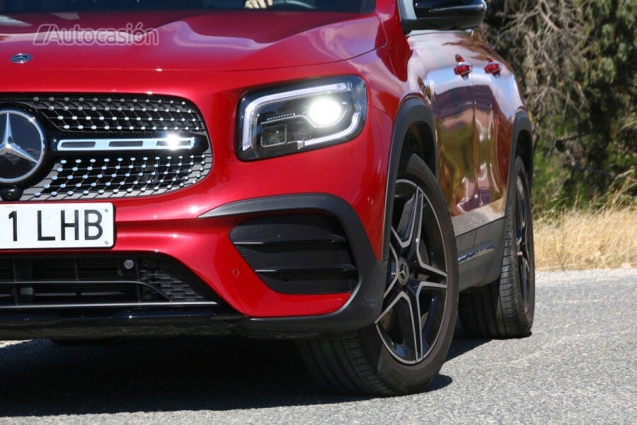 VÍDEO| Prueba del Mercedes-Benz GLB 200: el enemigo en casa | Autocasión