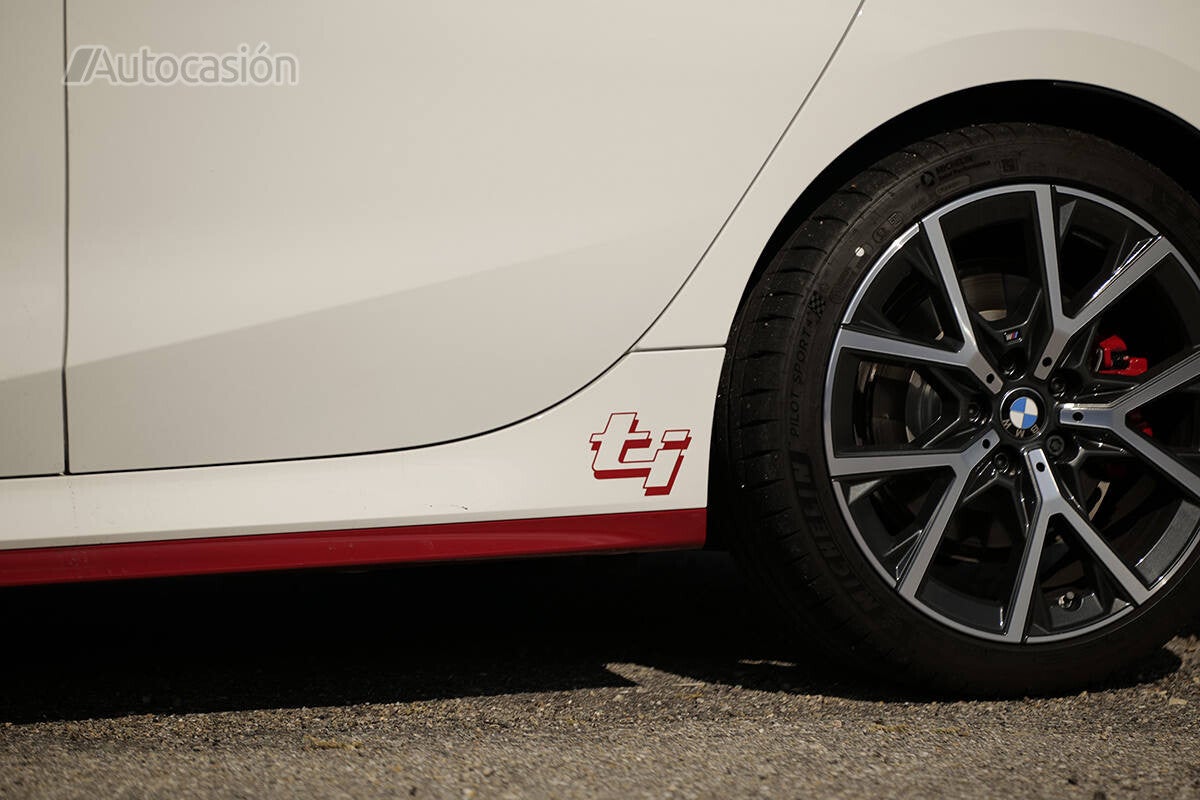 VÍDEO| Prueba del BMW 128 Ti 2021: asalto al trono de los GTI | Autocasión