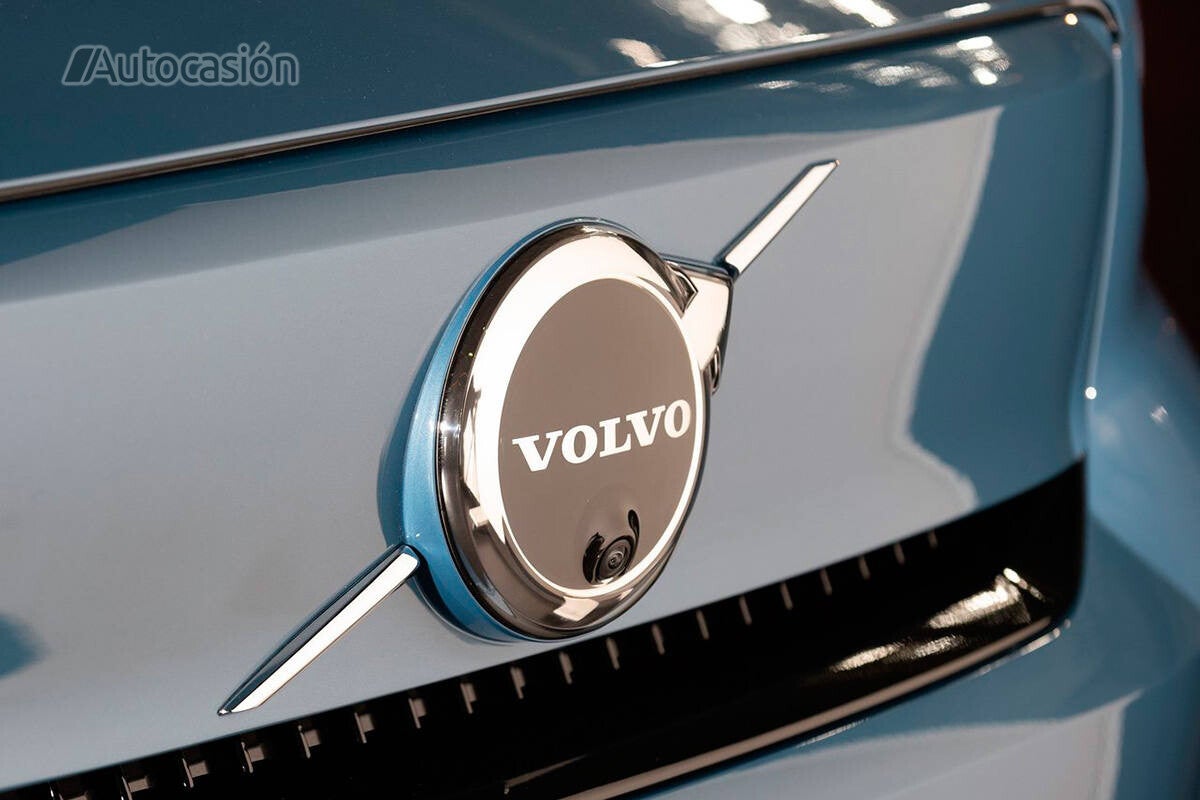 Volvo cambia de logo y dice adiós al cuero natural | Autocasión