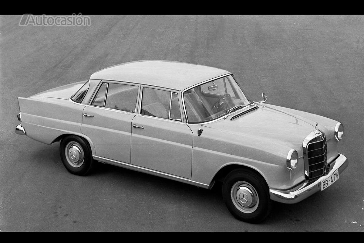 Coches míticos: Mercedes 190, el baby Benz se hace mayor | Autocasión