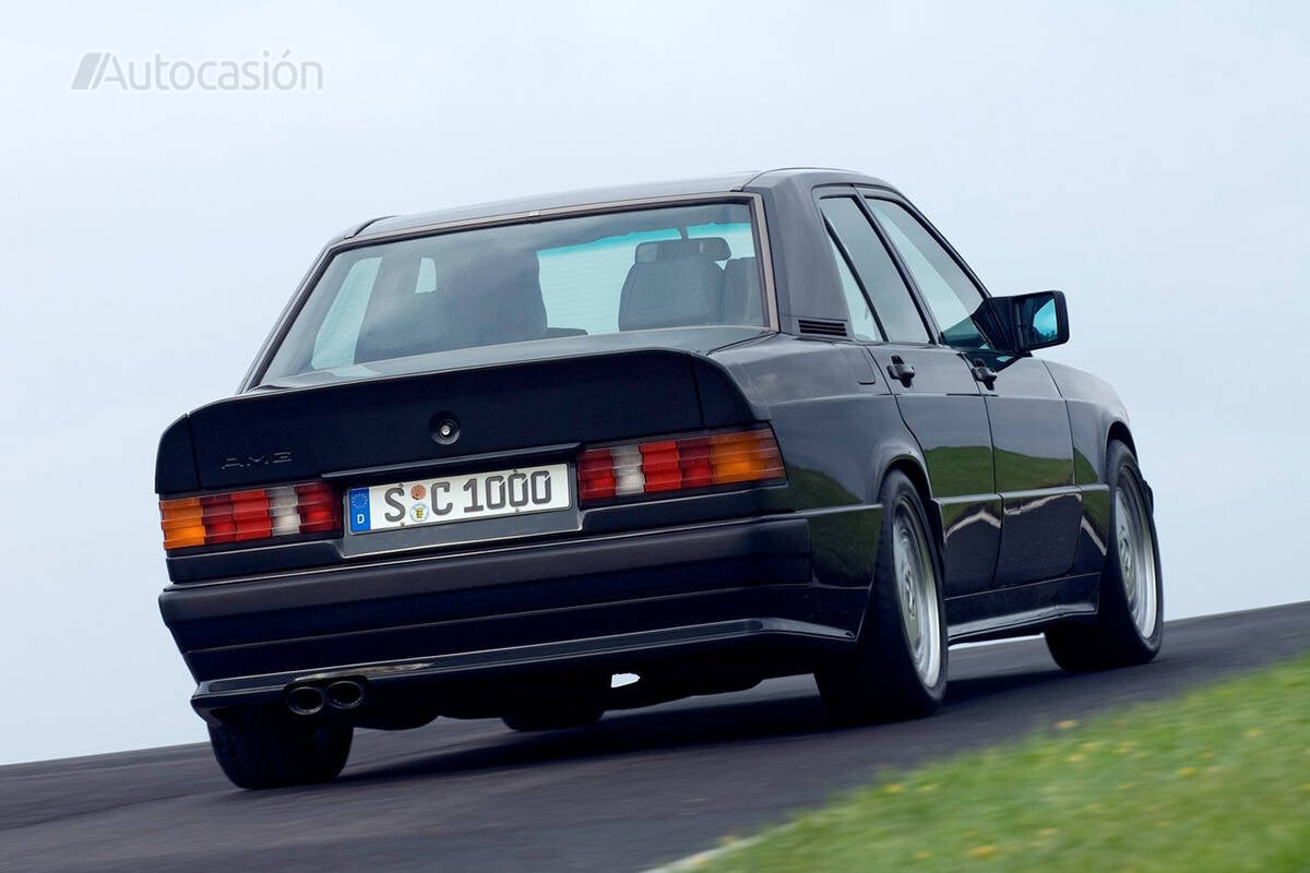 Coches míticos: Mercedes 190, el baby Benz se hace mayor | Autocasión