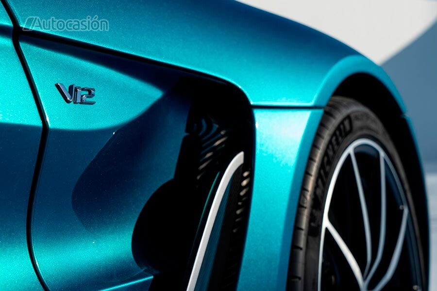 Aston Martin V12 Vantage roadster: adiós al 12 cilindros | Autocasión