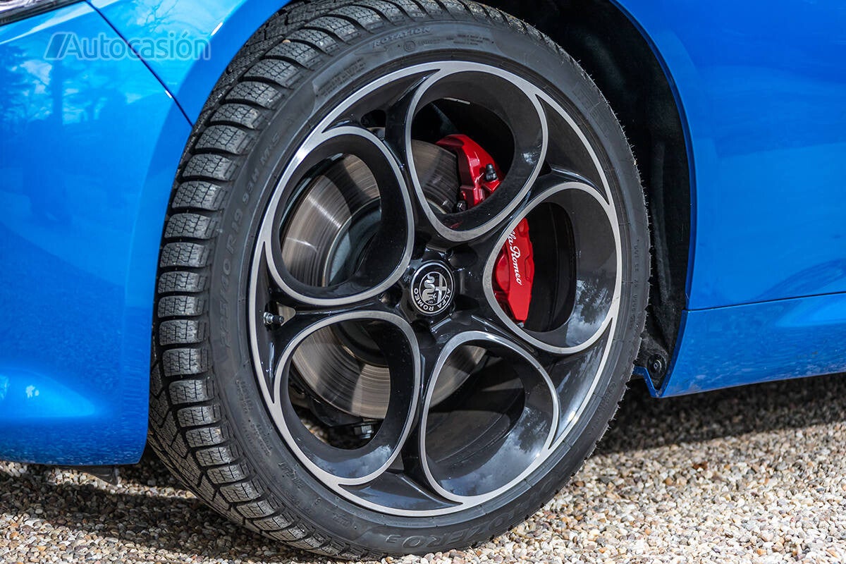 Estrenamos el renovado Alfa Romeo Giulia MY 2023, así ha cambiado ...