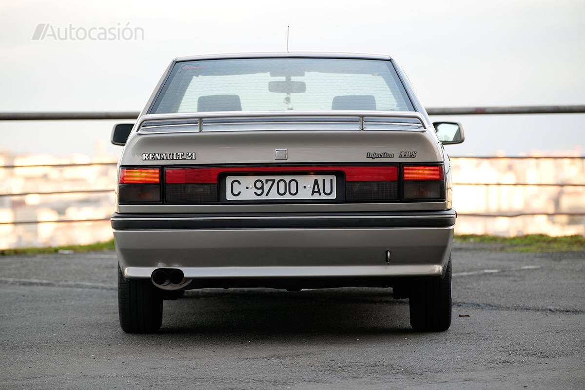 Coches míticos: Renault 21 TXE, el Coche Fantástico para familias ...