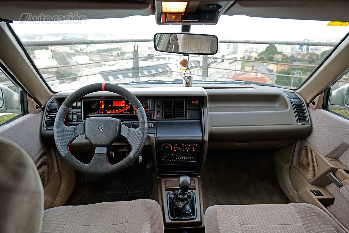 Coches míticos: Renault 21 TXE, el Coche Fantástico para familias ...