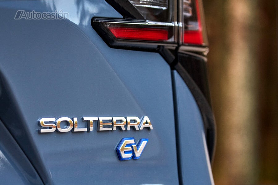 Primera prueba del Subaru Solterra 2023: al barro en silencio | Autocasión