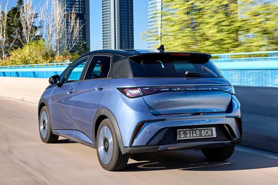 Primera prueba del BYD Dolphin 2023: democratizador eléctrico | Autocasión