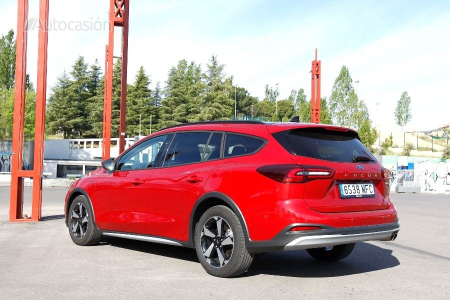 VÍDEO | Prueba del renovado Ford Focus Active 2023: anti-SUV | Autocasión