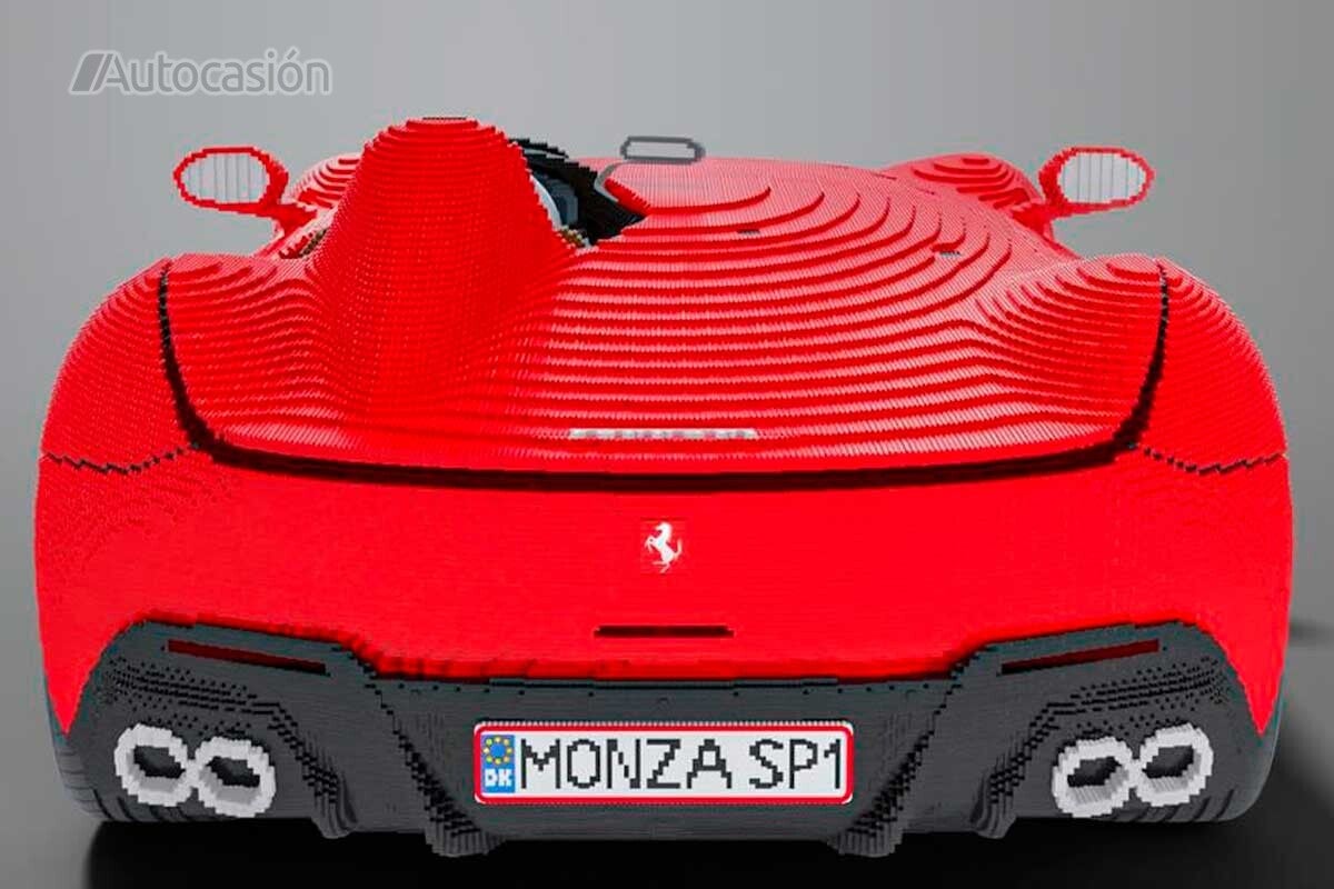 Así es el Ferrari Monza SP1 hecho con 383.610 piezas de Lego | Autocasión
