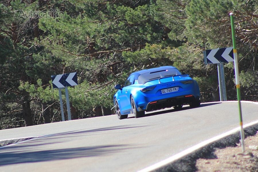 VÍDEO | Prueba del Alpine A110 R: el rey de reyes | Autocasión
