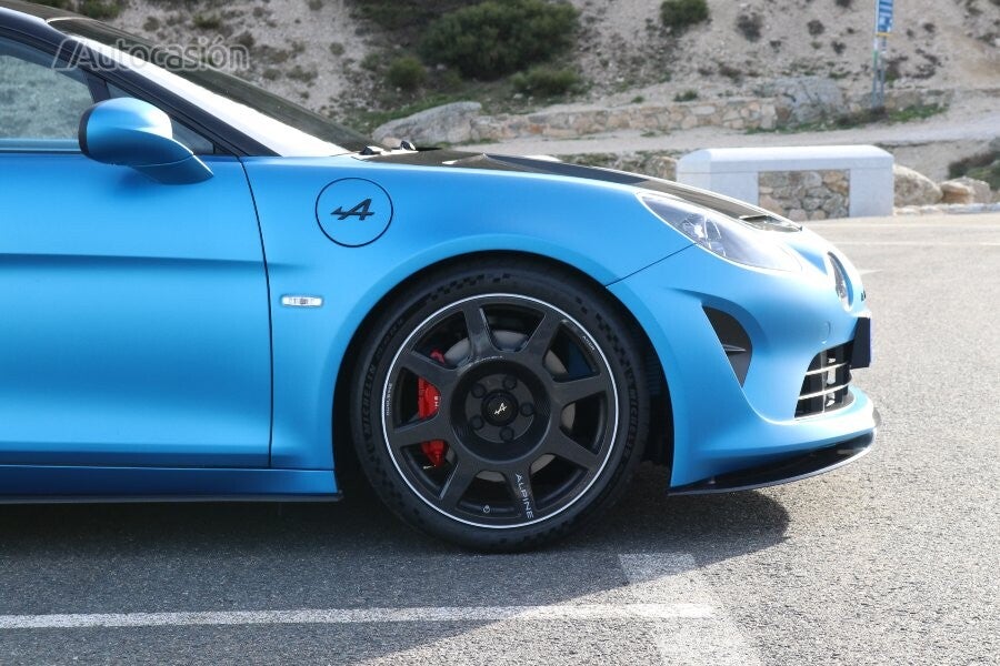 VÍDEO | Prueba del Alpine A110 R: el rey de reyes | Autocasión