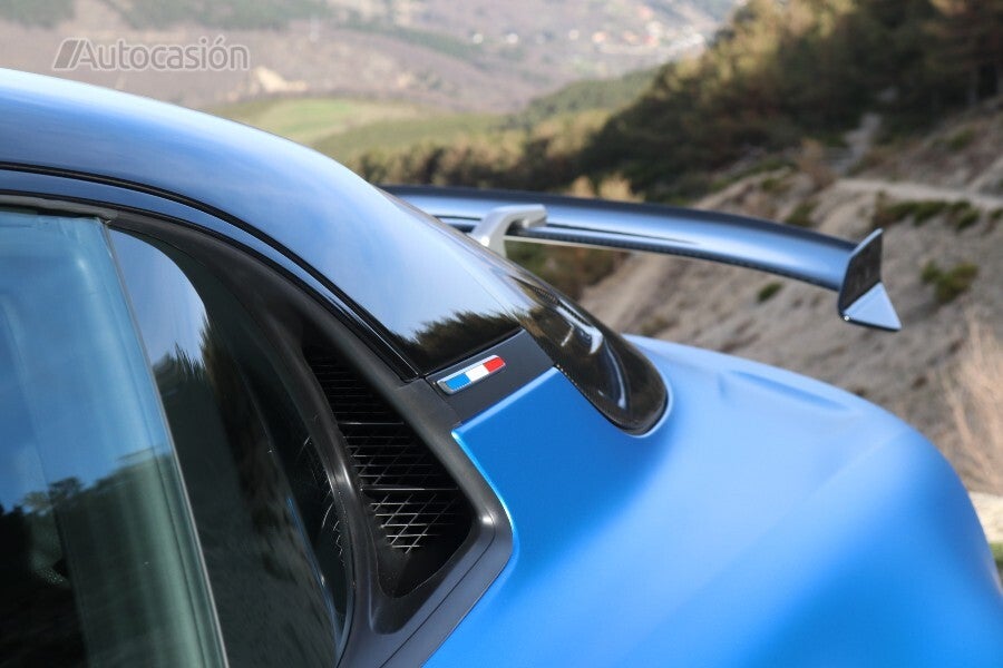 VÍDEO | Prueba del Alpine A110 R: el rey de reyes | Autocasión