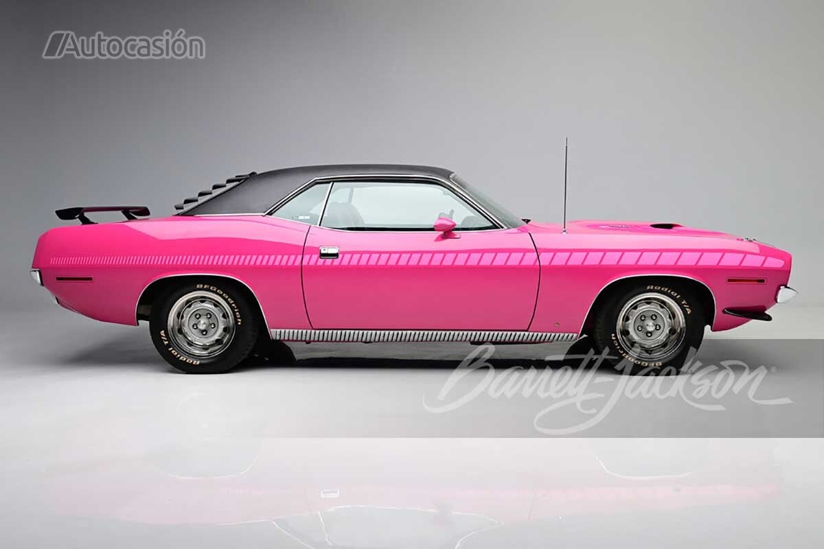 Un llamativo y raro “muscle car” rosa, a subasta | Autocasión