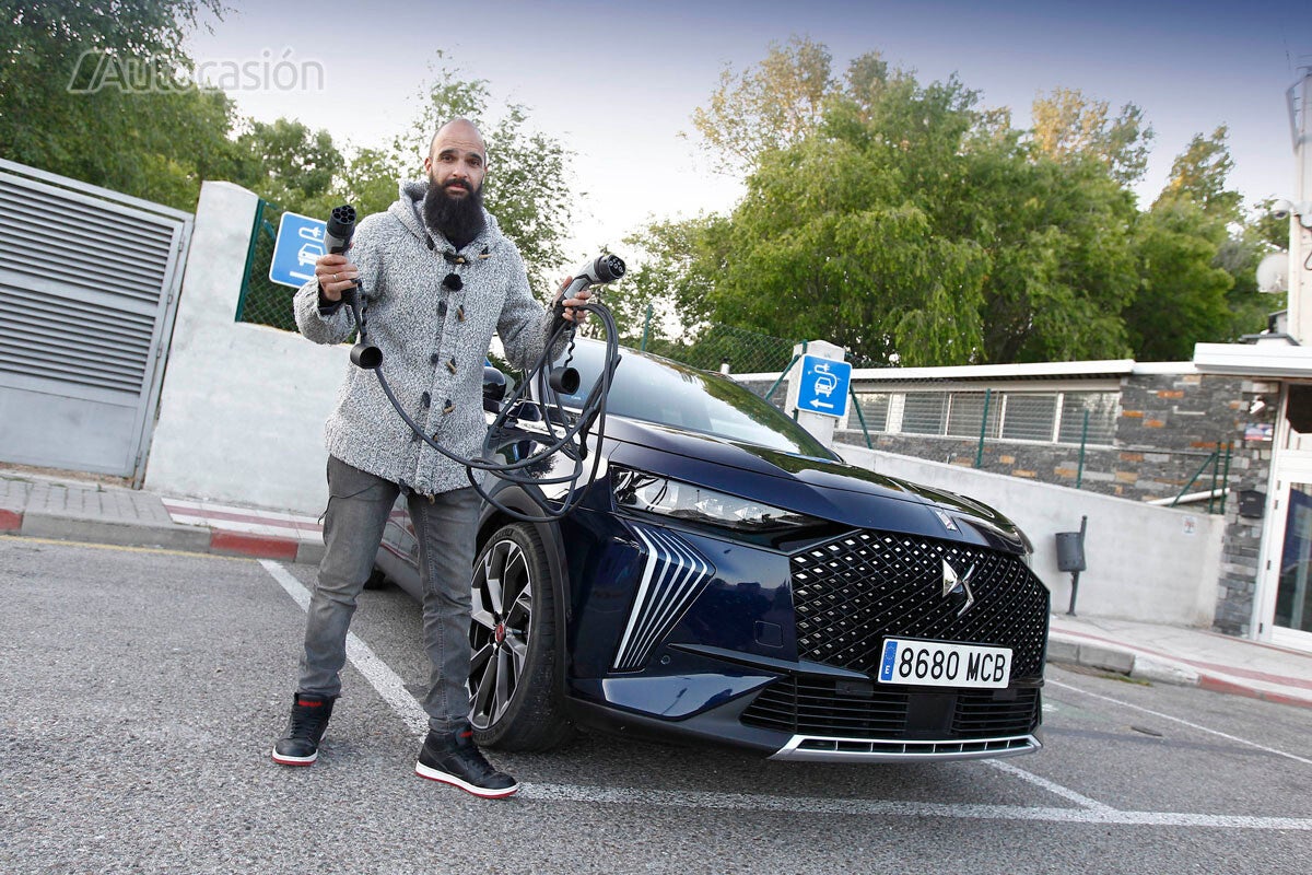 VÍDEO| Prueba del DS 7 E-TENSE 360 CV 4x4: alta costura | Autocasión