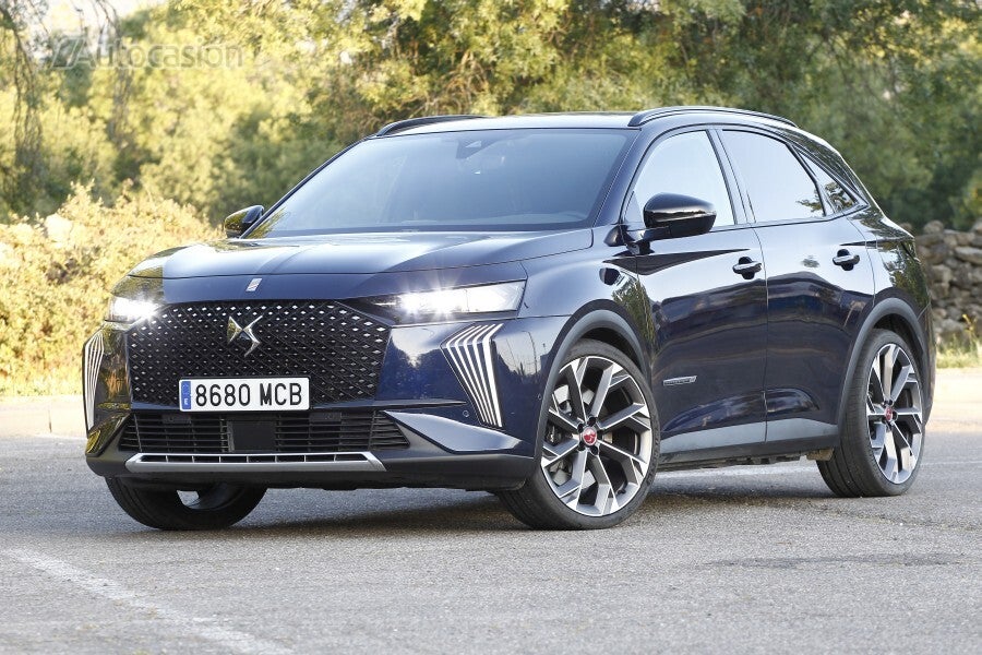 VÍDEO| Prueba del DS 7 E-TENSE 360 CV 4x4: alta costura | Autocasión