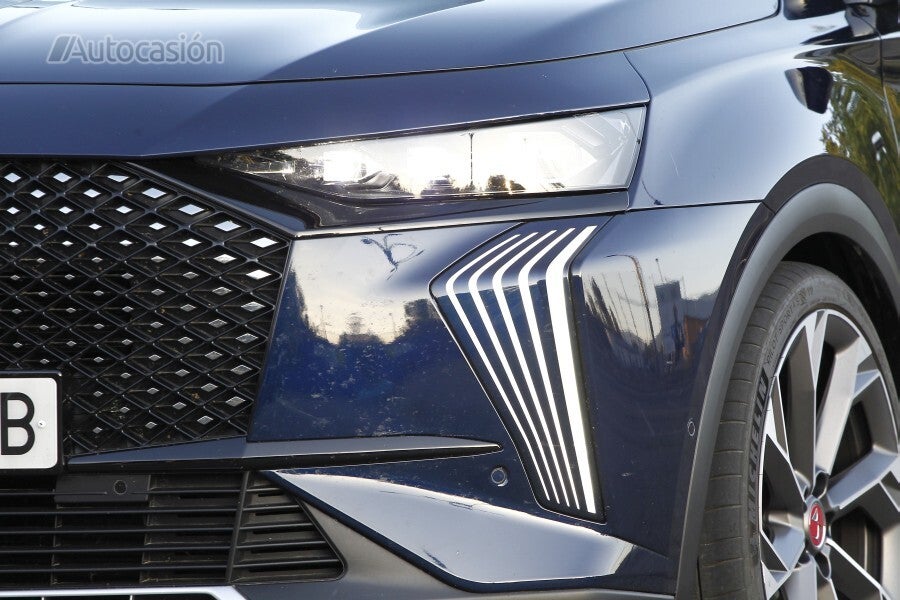 VÍDEO| Prueba del DS 7 E-TENSE 360 CV 4x4: alta costura | Autocasión