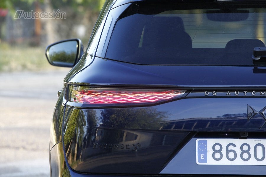 VÍDEO| Prueba del DS 7 E-TENSE 360 CV 4x4: alta costura | Autocasión