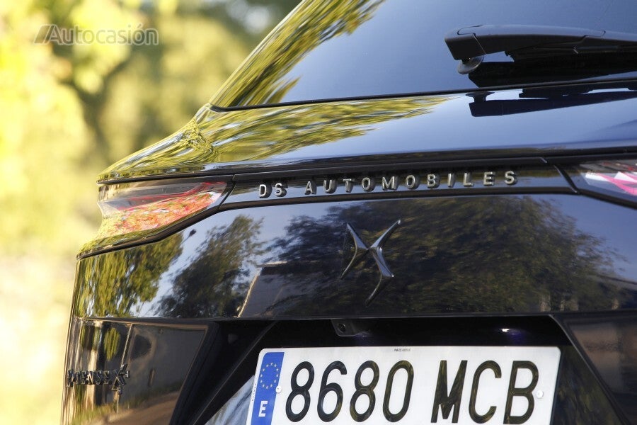 VÍDEO| Prueba del DS 7 E-TENSE 360 CV 4x4: alta costura | Autocasión
