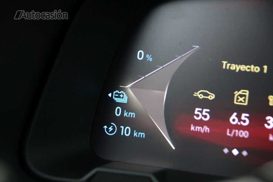 VÍDEO| Prueba del DS 7 E-TENSE 360 CV 4x4: alta costura | Autocasión