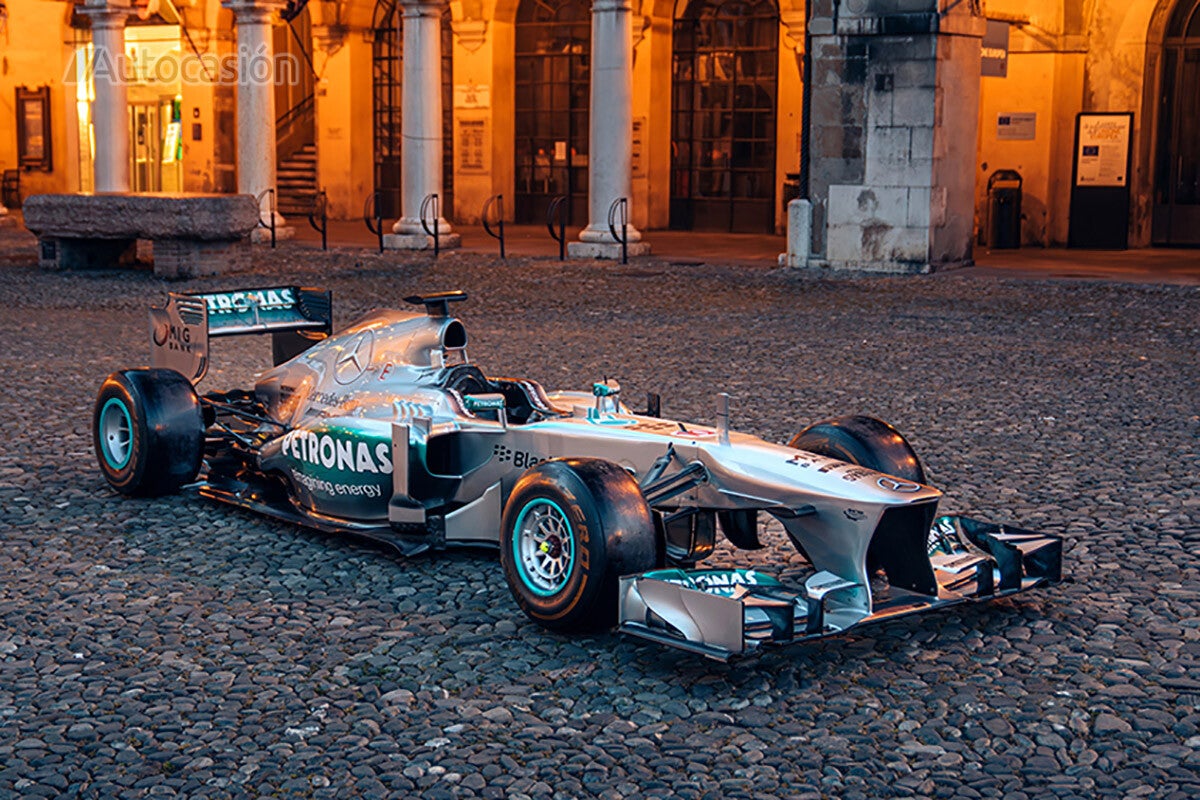 El Mercedes con el que Lewis Hamilton ganó su primer GP, subastado por ...