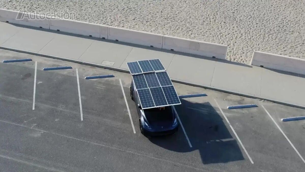 Este Tesla Model Y estrena paneles solares que le permiten decir casi ...