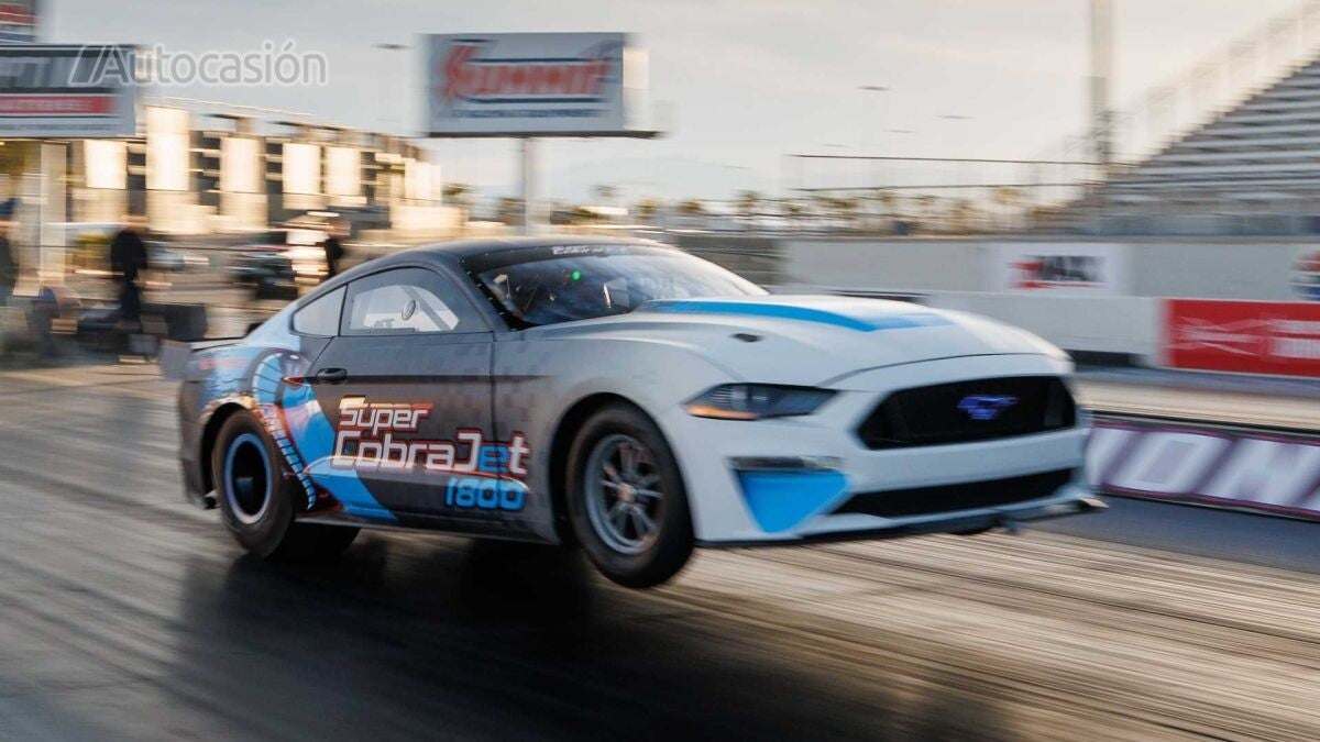 Ford Mustang Super Cobra Jet 1800, el eléctrico de carreras “rompe ...