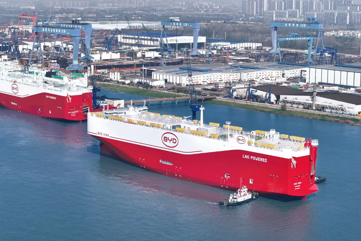 Del tamaño de dos campos de fútbol: así es el nuevo barco porta ...