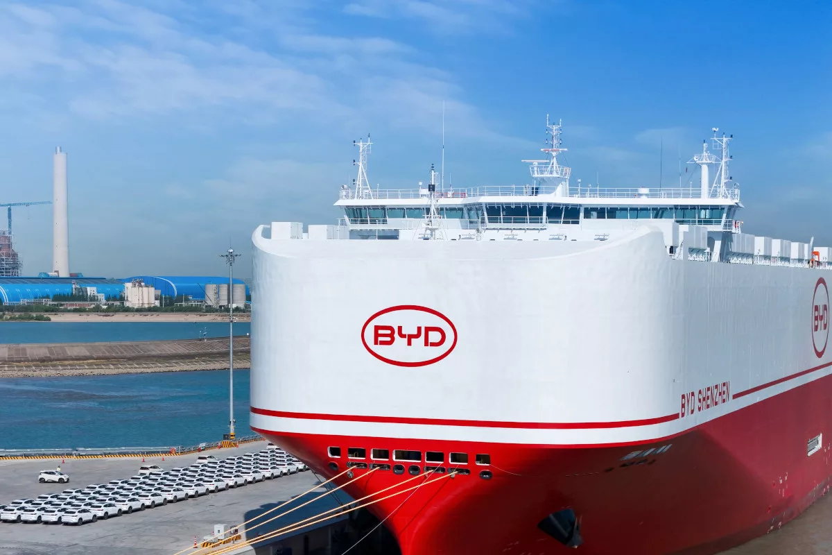 Del tamaño de dos campos de fútbol: así es el nuevo barco porta ...