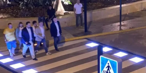 Así son los pasos de cebra inteligentes "Made in Spain" que ya se ven ...