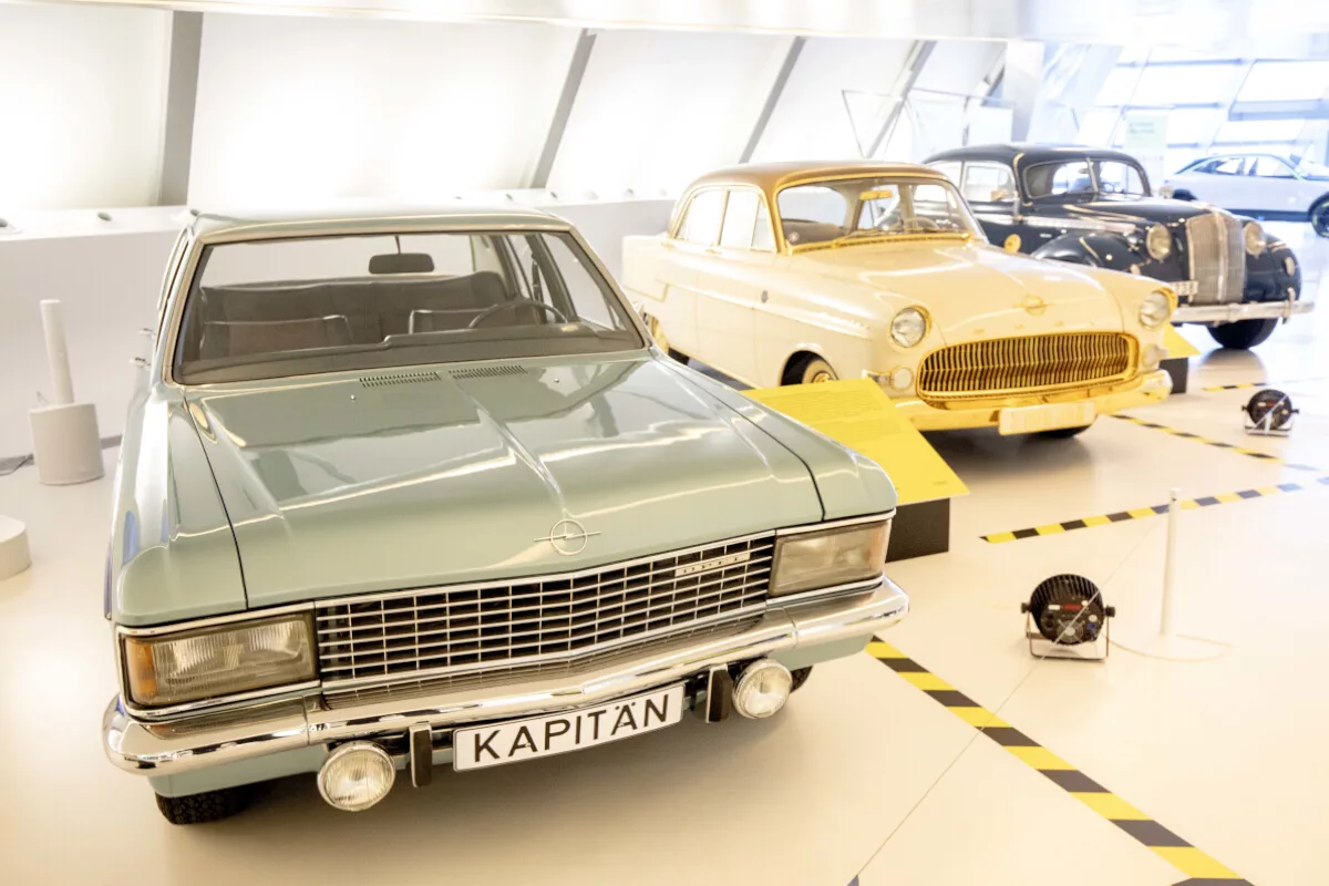 La exposición Opel Love trae a Zaragoza todas estas piezas del museo ...